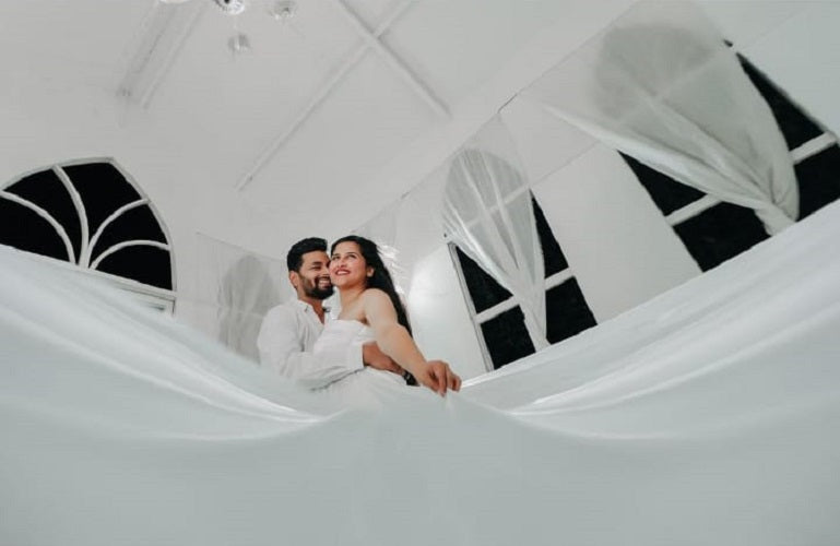 W124 (2), White Satin Long Trail Prewedding Shoot Gown, Size(All ...